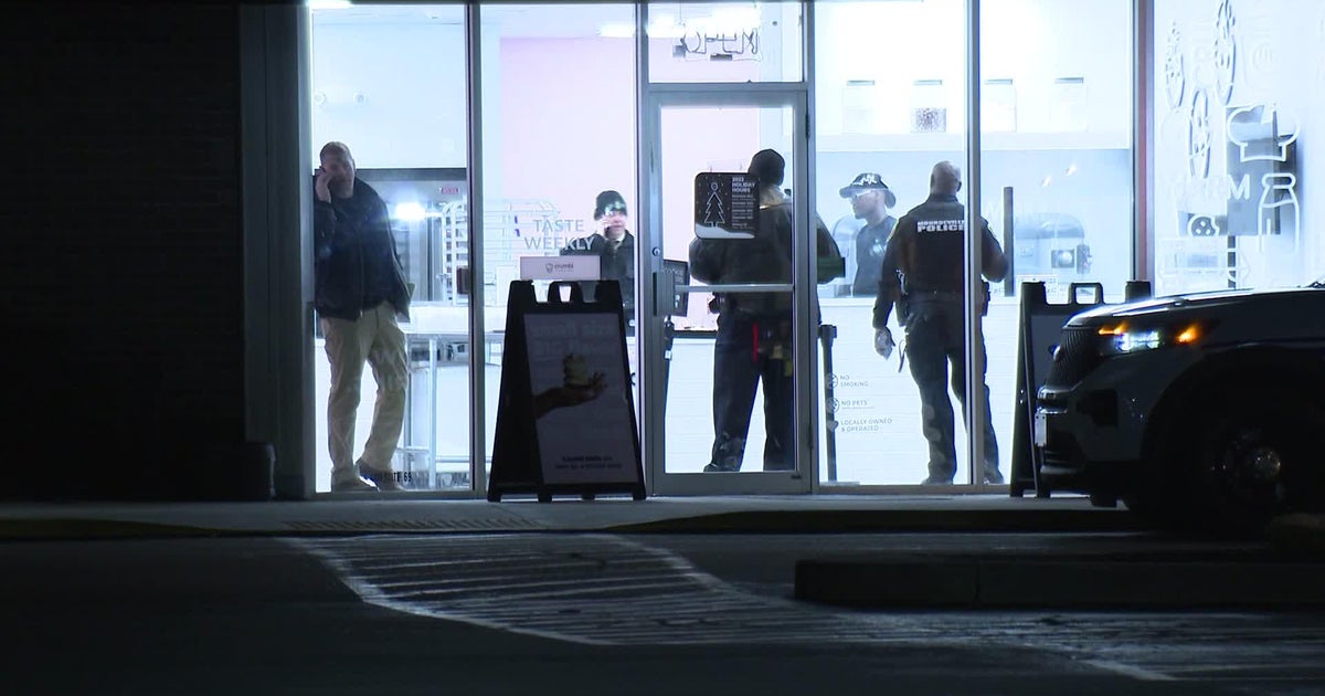 Monroeville police sergeant shot by suspect wanted in Crumbl Cookies ...