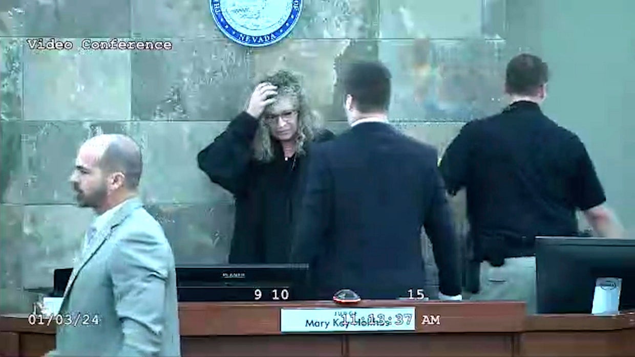 Man who lunged at judge in court reportedly said he wanted to kill her ...