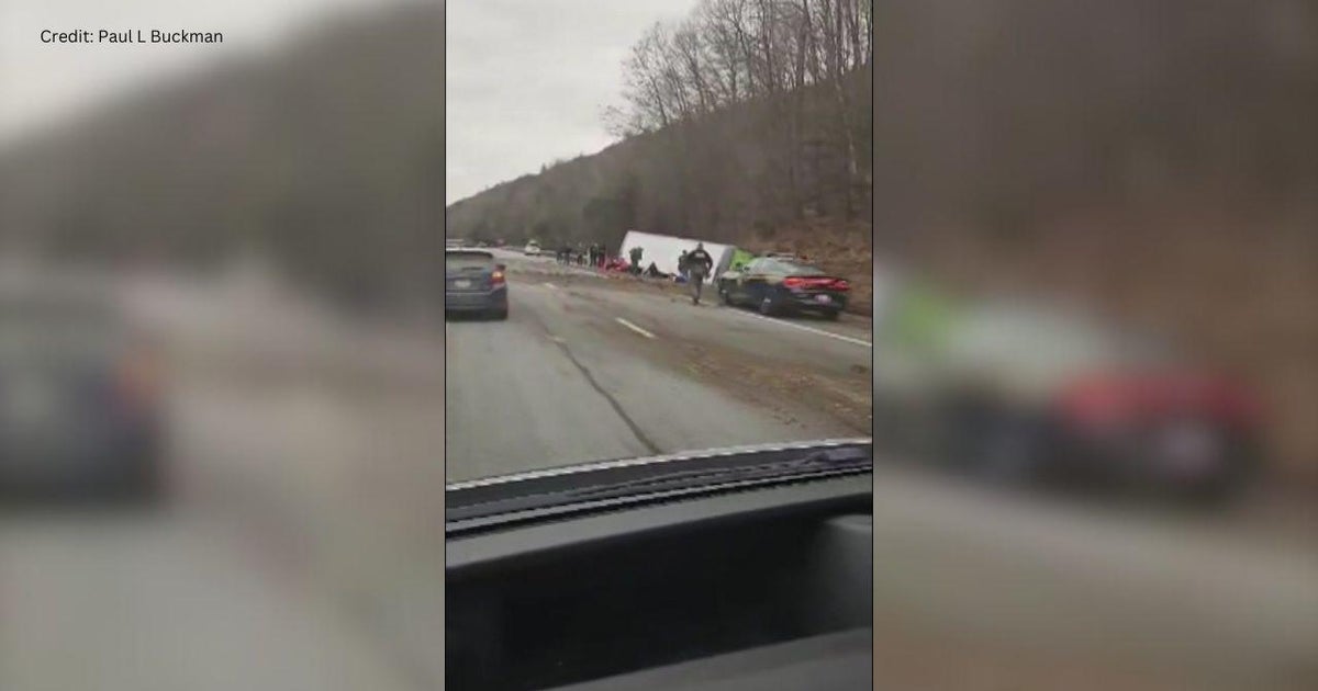 1 dead, 11 injured in tour bus crash on I-87 in Upstate New York - CBS ...