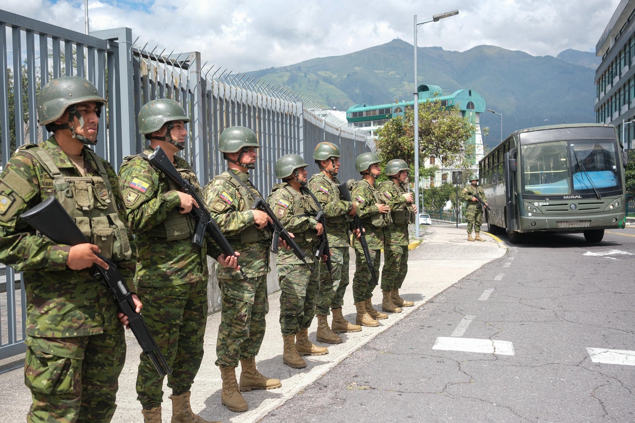 Soldiers patrol streets in Ecuador as government and cartels declare ...