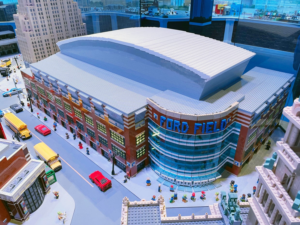 LEGOLAND Discovery Center shows off miniature LEGO Ford Field, Detroit ...