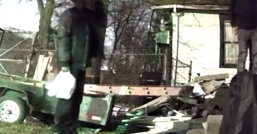 Detroit police search for suspects accused of arson - CBS Detroit