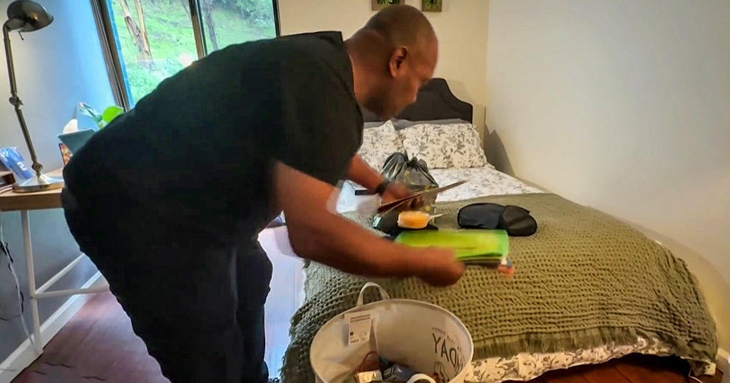 Re-entry program for former inmates provides transitional housing - CBS ...