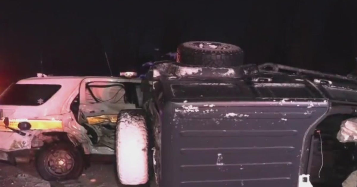 ISP trooper hurt in multi-car crash on I-290 near Mill Road - CBS Chicago