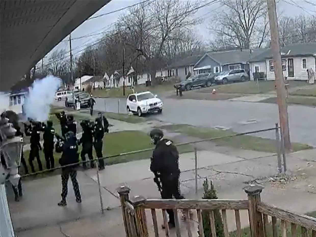 Ohio mother claims flash-bang explosion during mistaken police raid ...