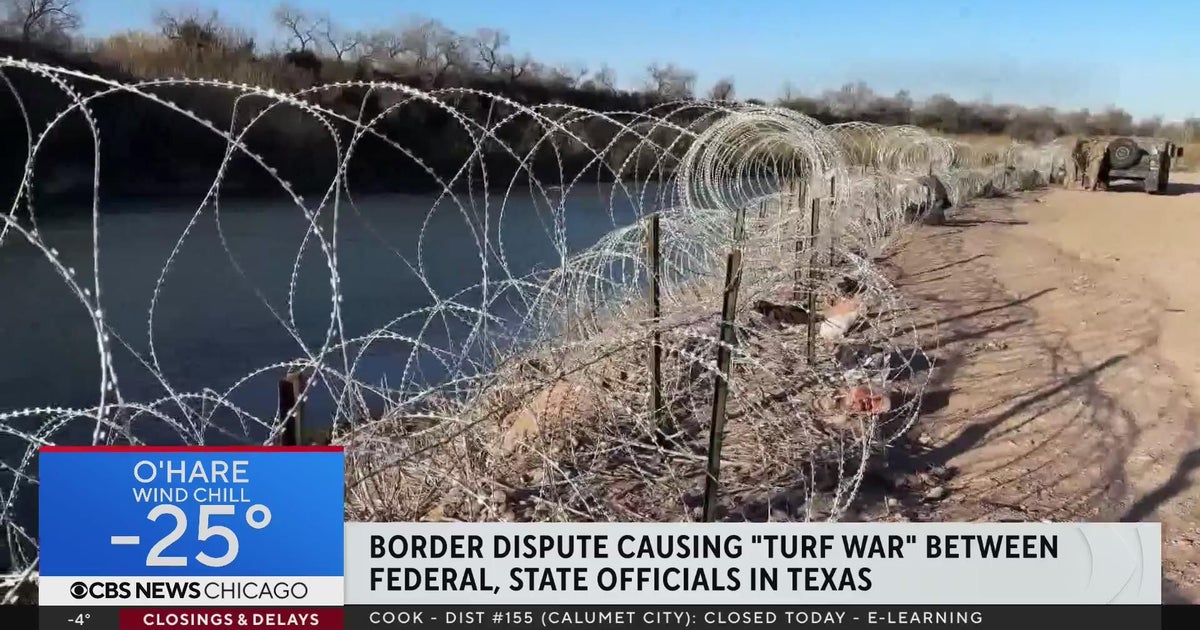 Border dispute causing "turf war" between federal and state officials ...