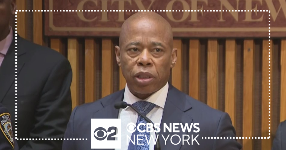 NYPD, Mayor Adams update arrest of NYC serial stabbing suspect - CBS ...