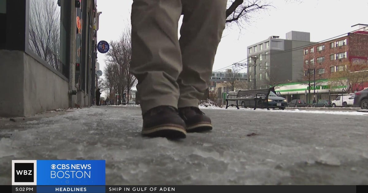 Boston logs thousands of complaints over icy sidewalks - CBS Boston