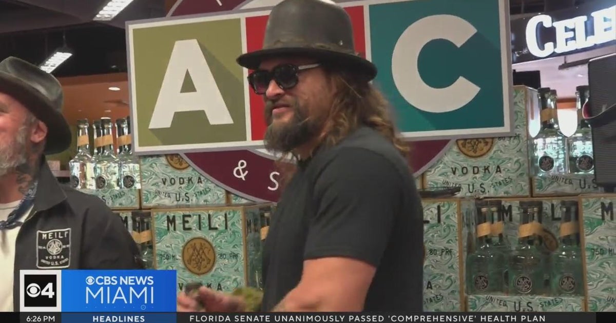 Jason Momoa appears in South Florida to promote his new vodka - CBS Miami