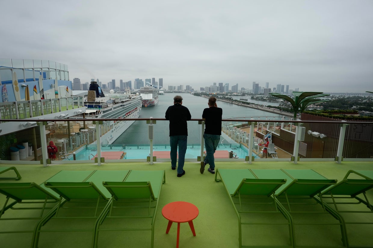 Icon of the Seas, the world’s largest cruise ship, begins maiden voyage ...