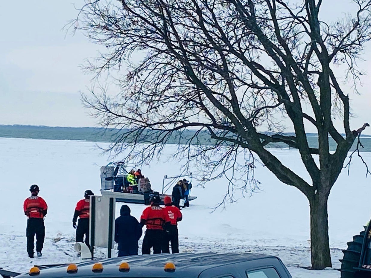 20 people stranded on Lake Erie ice floe back on land after rescue ...