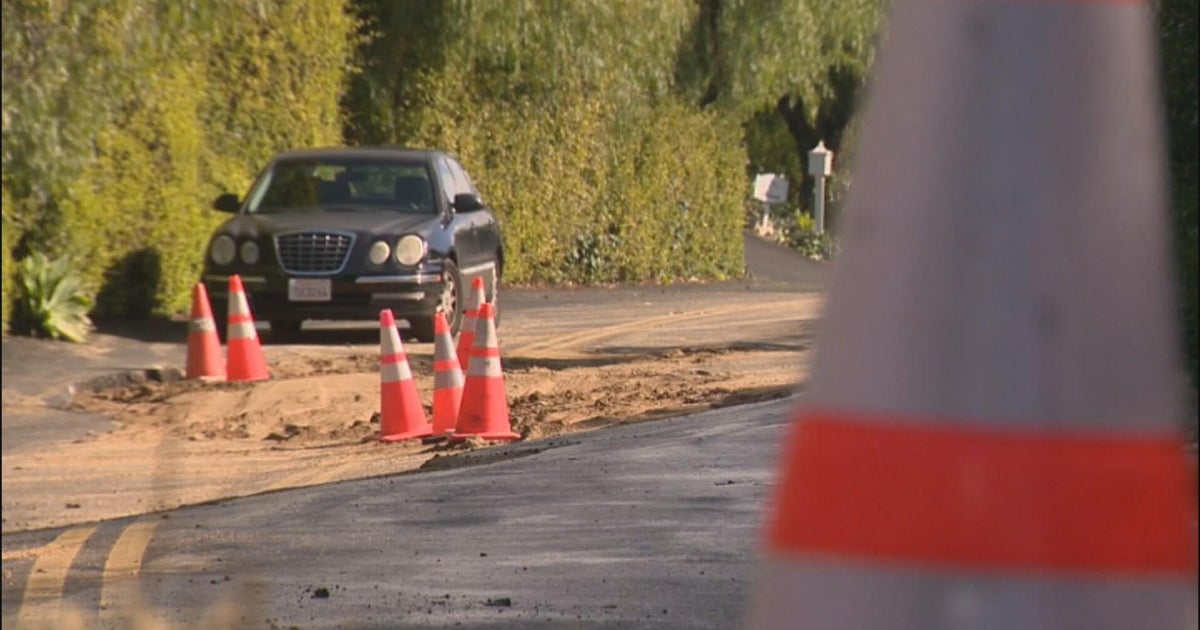 Rancho Palos Verdes land continues to move at an alarming pace - CBS ...