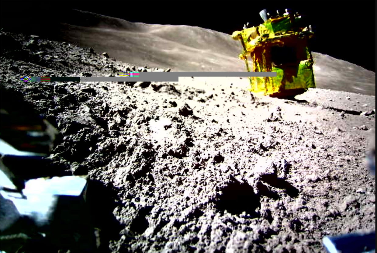 Japan's powered-down "Moon Sniper" lunar lander achieves major goals ...
