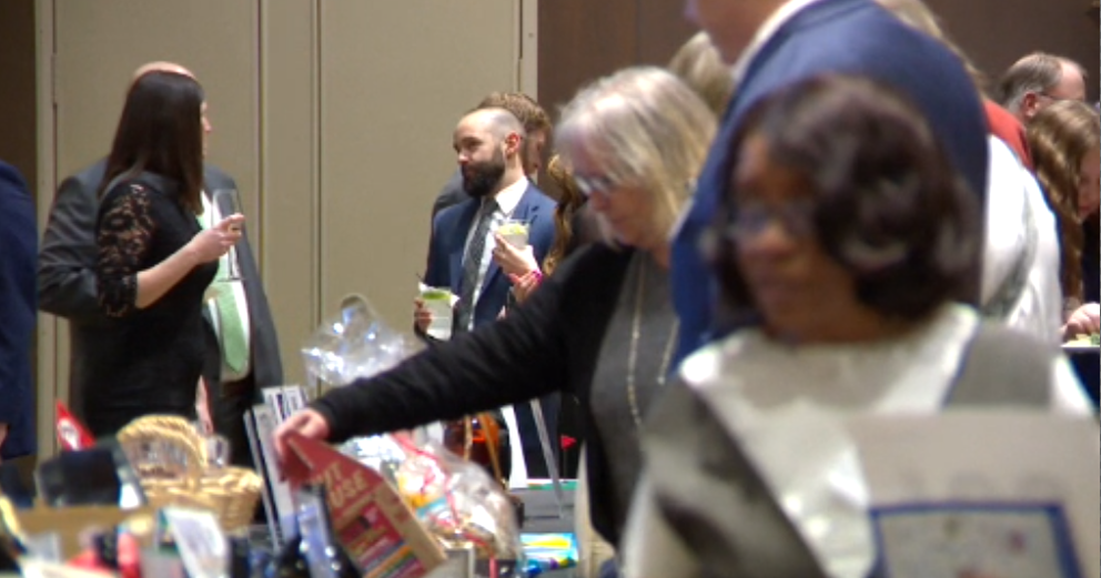 Crescent Cove holds annual gala to help children - CBS Minnesota