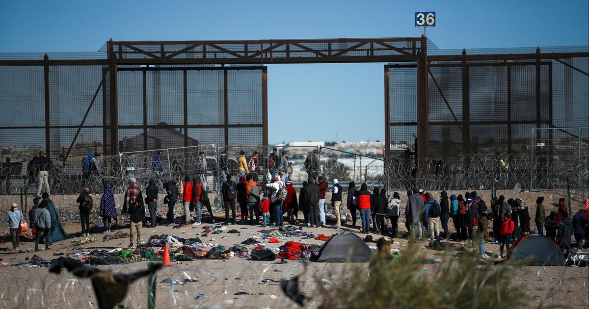 Senate and White House near border policy deal - CBS News