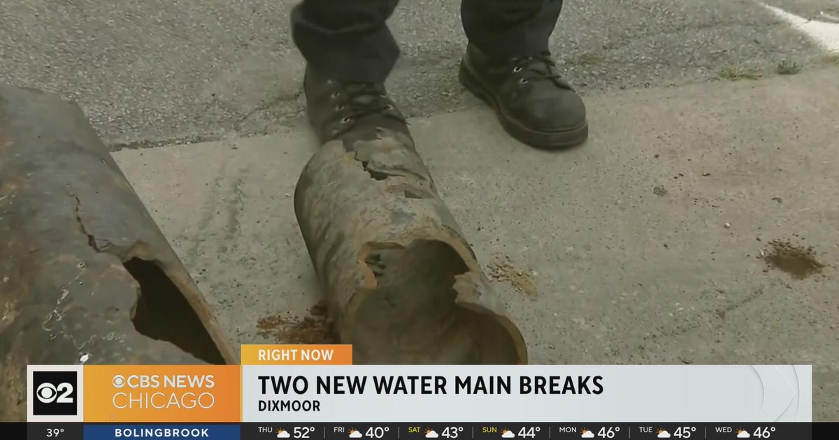 Two new water main breaks in Dixmoor - CBS Chicago