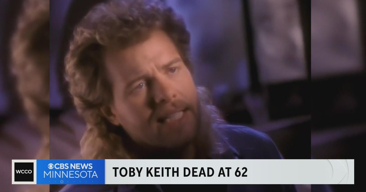 Chris Shaffer remembers his time with Toby Keith - CBS Minnesota