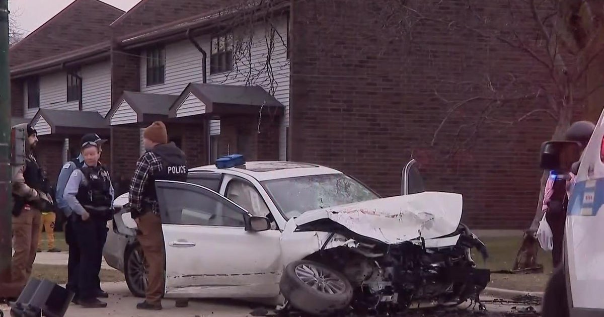 CPS Safe Passage worker, 4 others injured in South Side Chicago crash ...