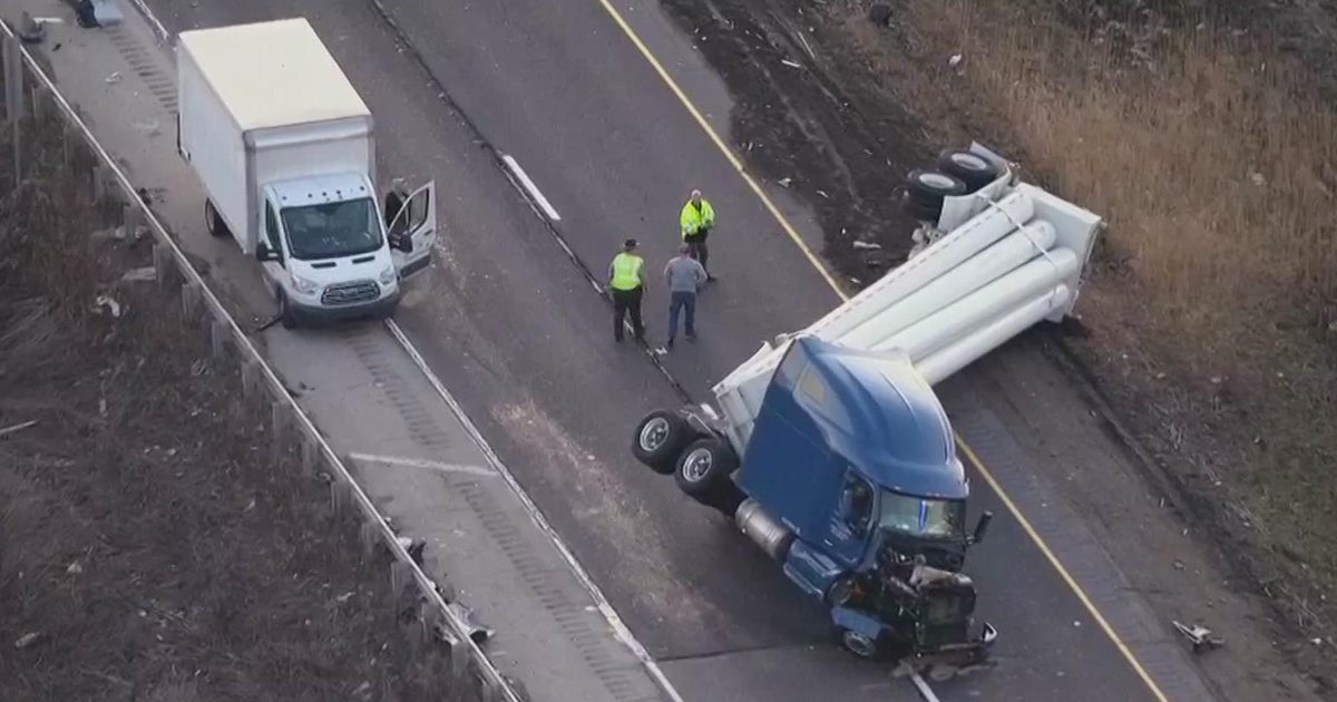 Semi crash forces closure of lanes, traffic backup on I-80 - CBS Chicago
