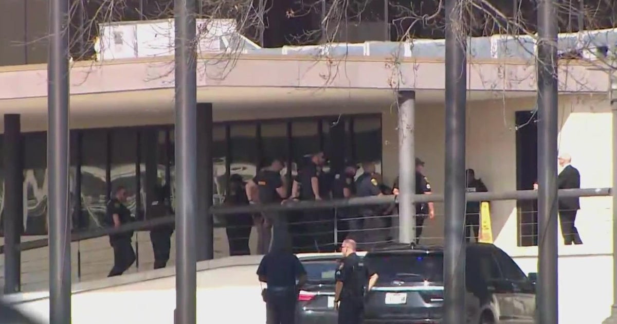 New information on suspected megachurch shooter - CBS Chicago