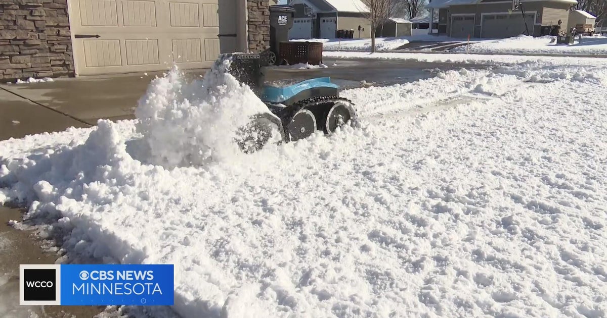 Student at University of Minnesota creates a "snow Roomba" - CBS Minnesota