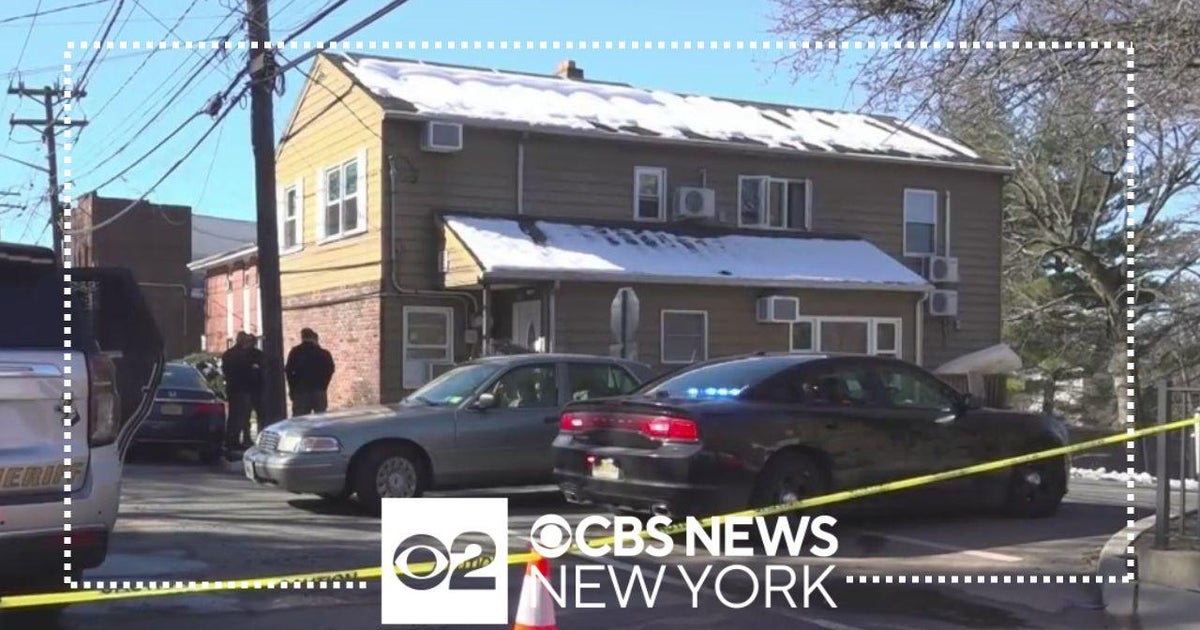 Teaneck, N.J. fire investigated as arson - CBS New York