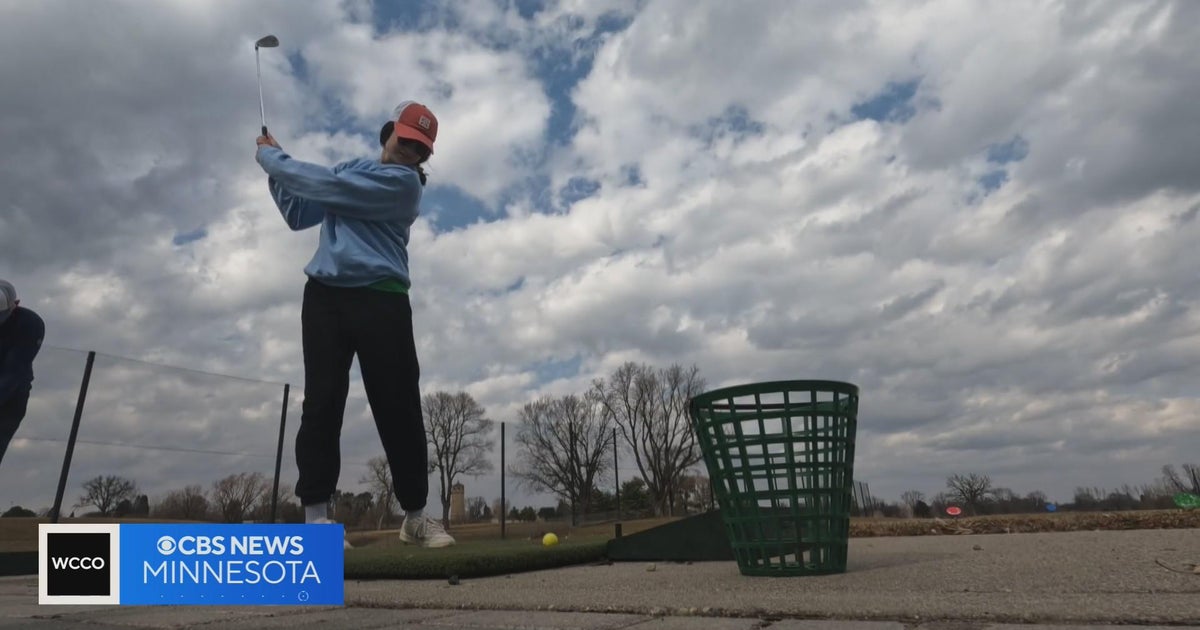 Minnesotans enjoy record-breaking warmth at golf course - CBS Minnesota