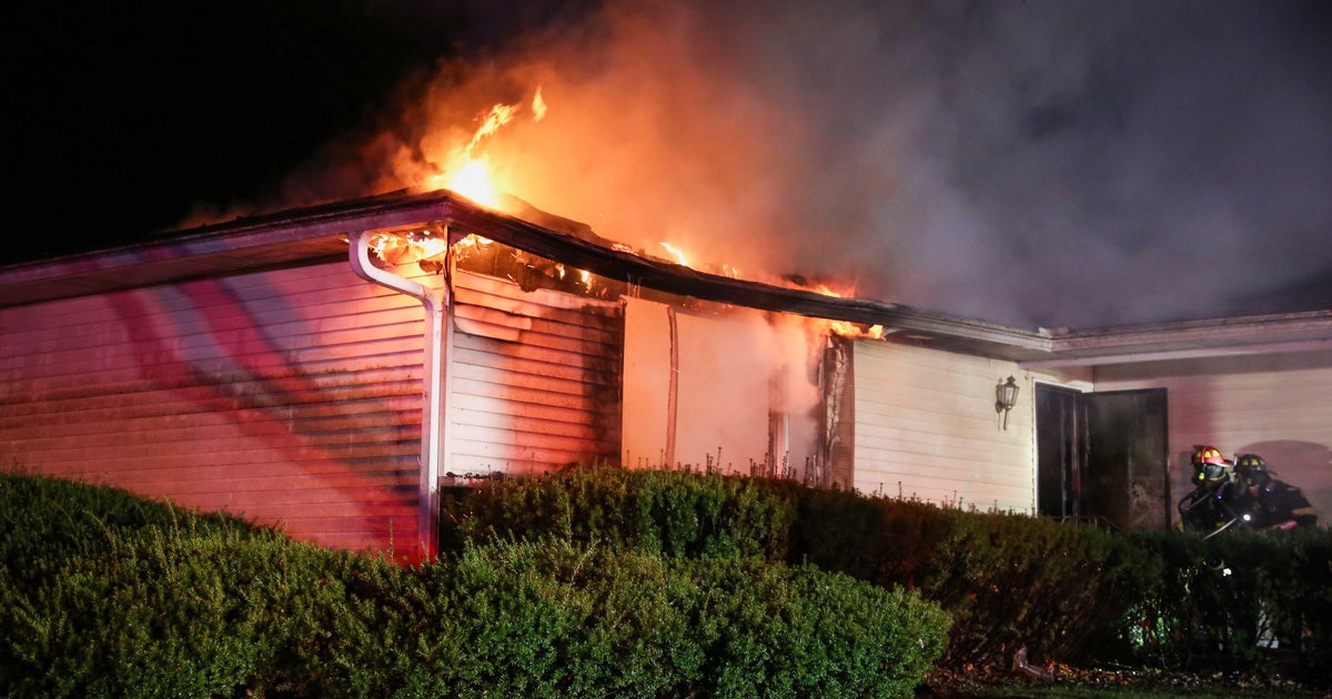 2 people, 2 pets die in house fire northwest of Chicago - CBS Chicago