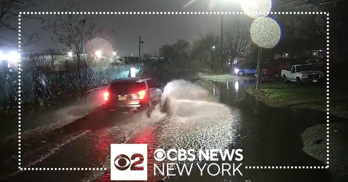 Rain causes street flooding in NYC neighborhoods - CBS New York