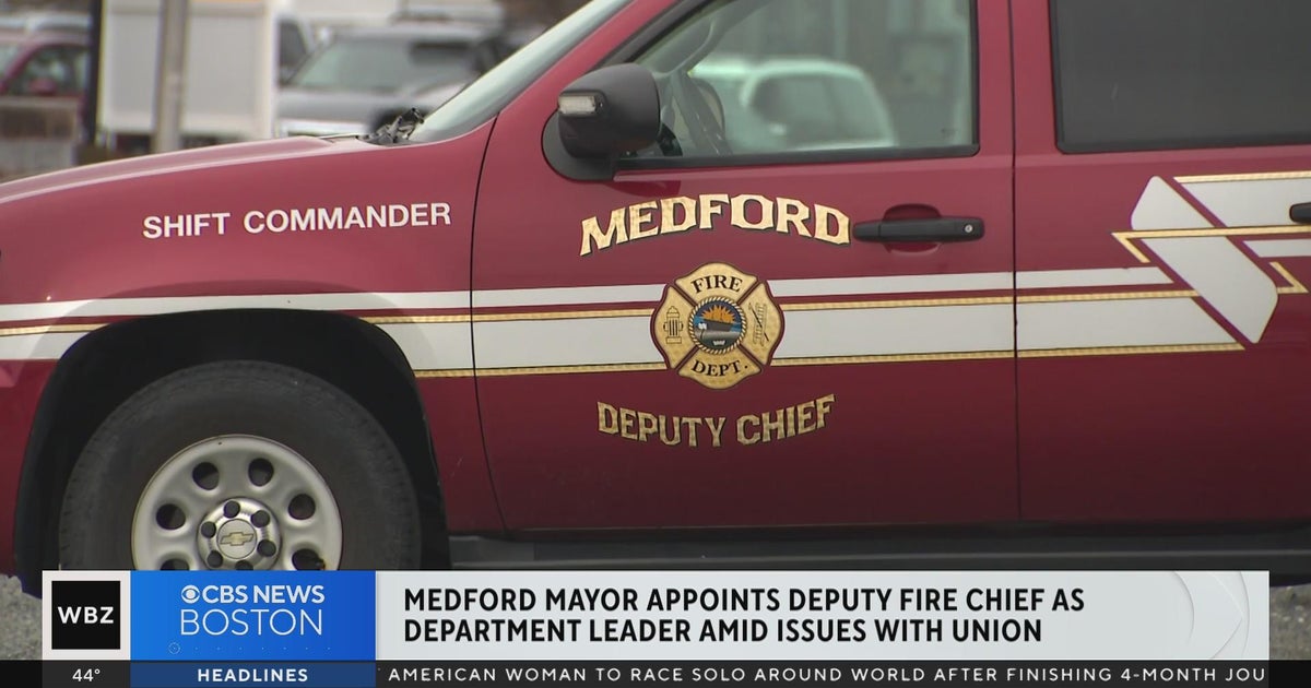 Medford mayor appoints interim fire chief - CBS Boston