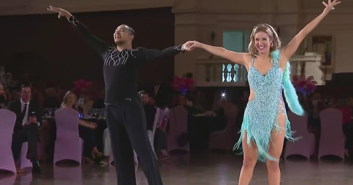 Jackie Kostek wows the crowd in "Dancing with Chicago Celebrities ...