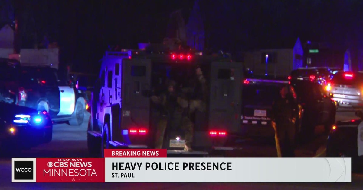 SWAT on scene at St. Paul apartment building - CBS Minnesota