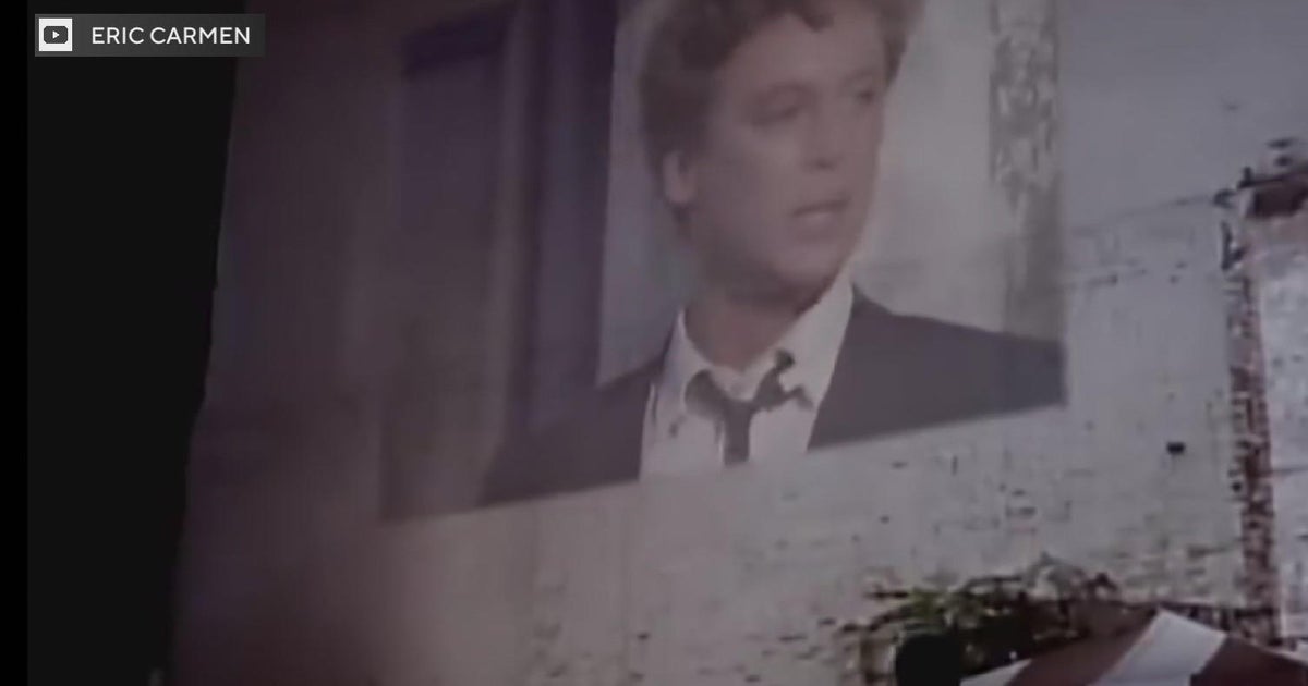 Singer Eric Carmen dies at 74 - CBS Chicago