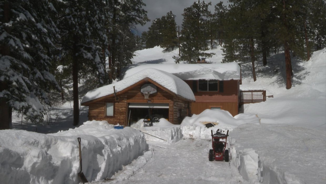 Residents in Colorado's Coal Creek Canyon still buried in snow days ...