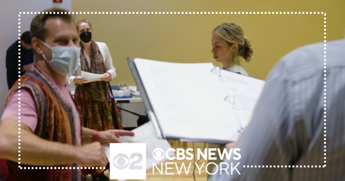 Fiasco Theater making Shakespeare more accessible for all - CBS New York