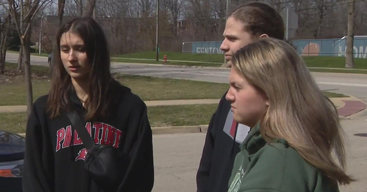 Suburban Chicago teacher accused of inappropriate relationship - CBS ...