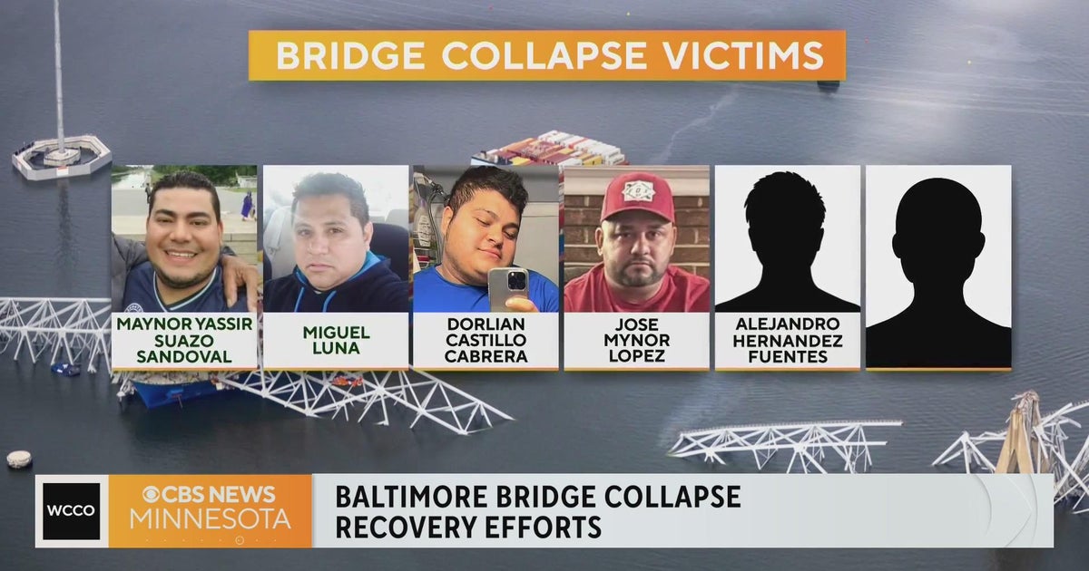 Crews in Baltimore begin lifting pieces of Key Bridge from Potomac ...