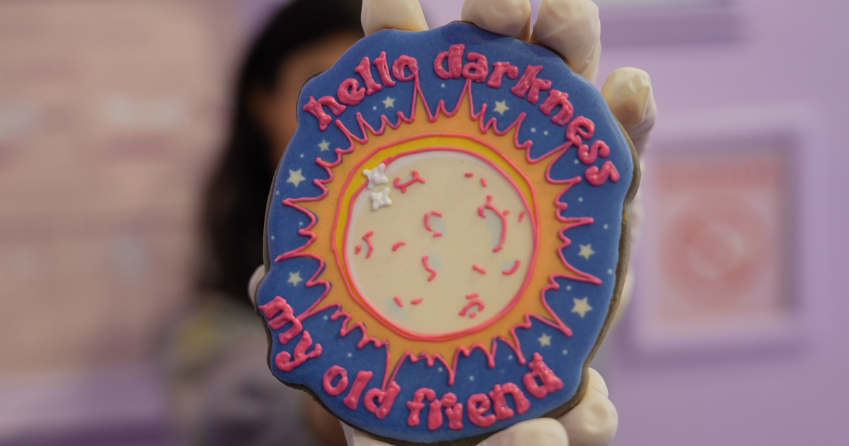 Solar eclipse celebrations also include a sweet treat: Cookies - CBS ...