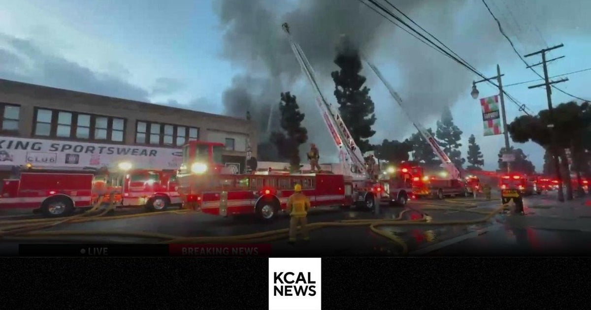 Massive Fire At Commercial Building Downtown Los Angeles Cbs Los Angeles