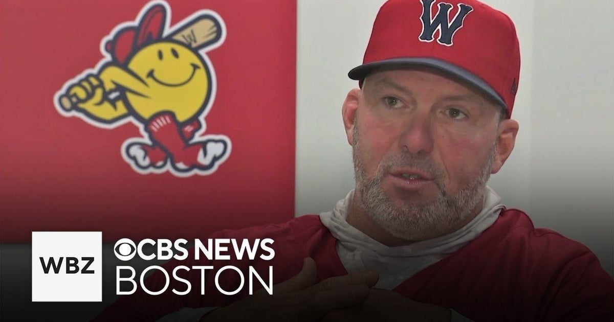 Trot Nixon reflects on '04 season, Tim Wakefield and Larry Lucchino ...