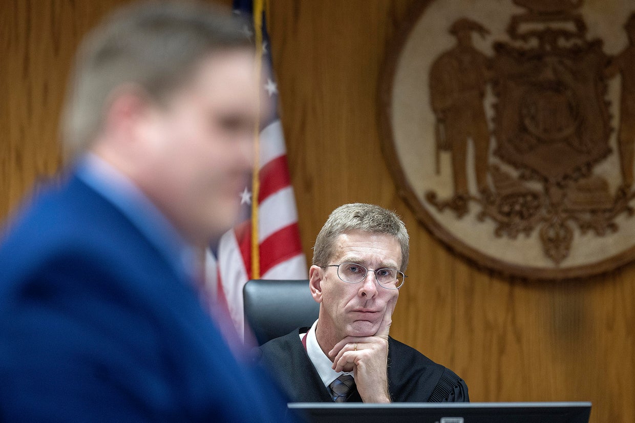 Images from Nicolae Miu's Apple River stabbing trial