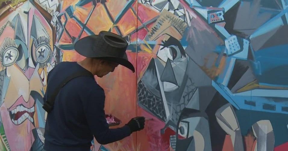 Dallas remembers Key Bridge collapse victims with vibrant mural - CBS ...