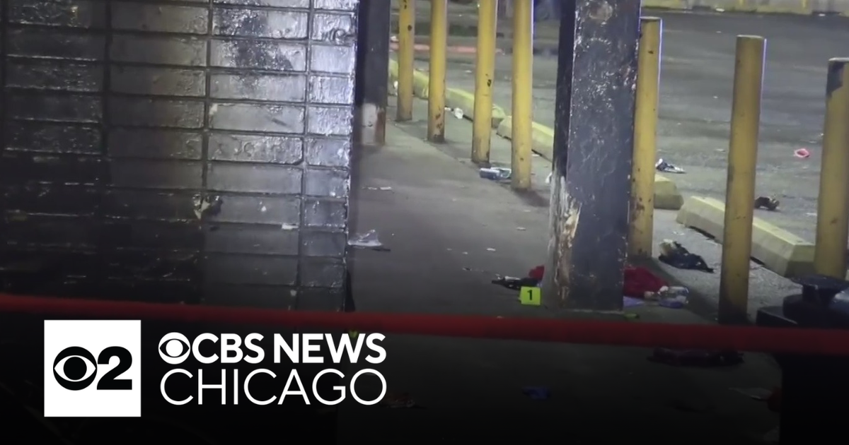 3 people injured, 1 critically, in shooting on Chicago's South Side ...