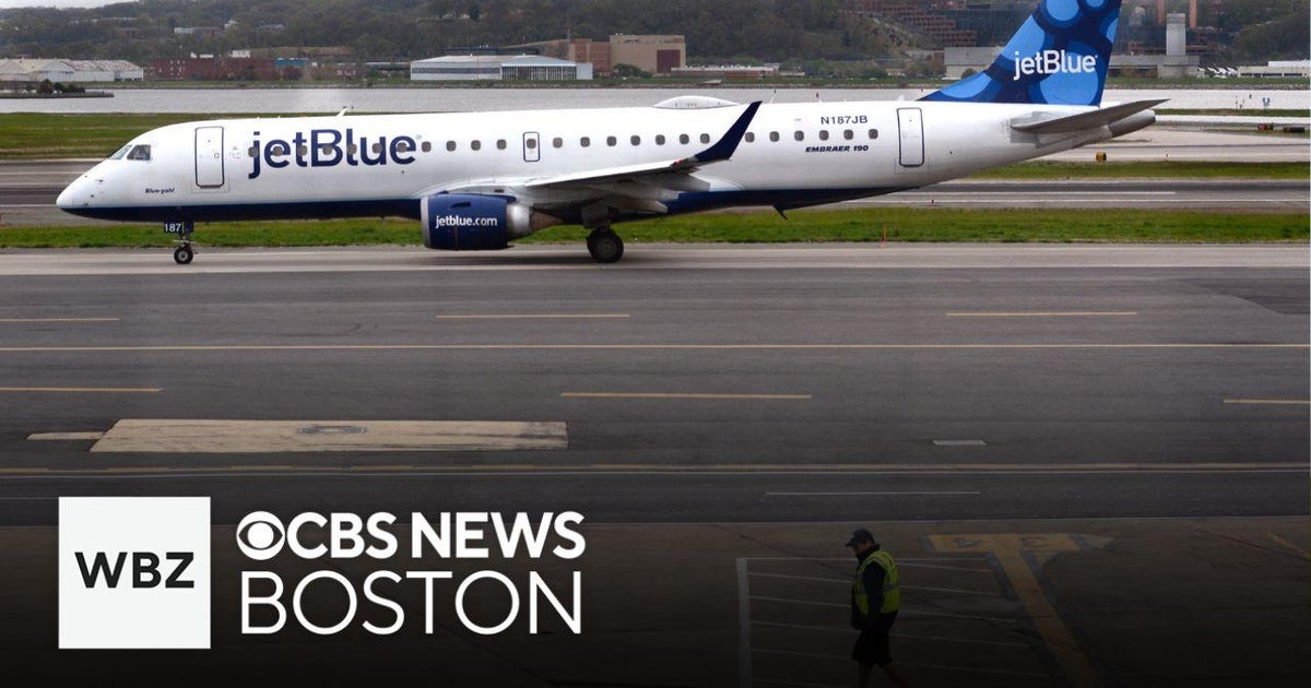 JetBlue flight to Boston has close call at Reagan National - CBS Boston