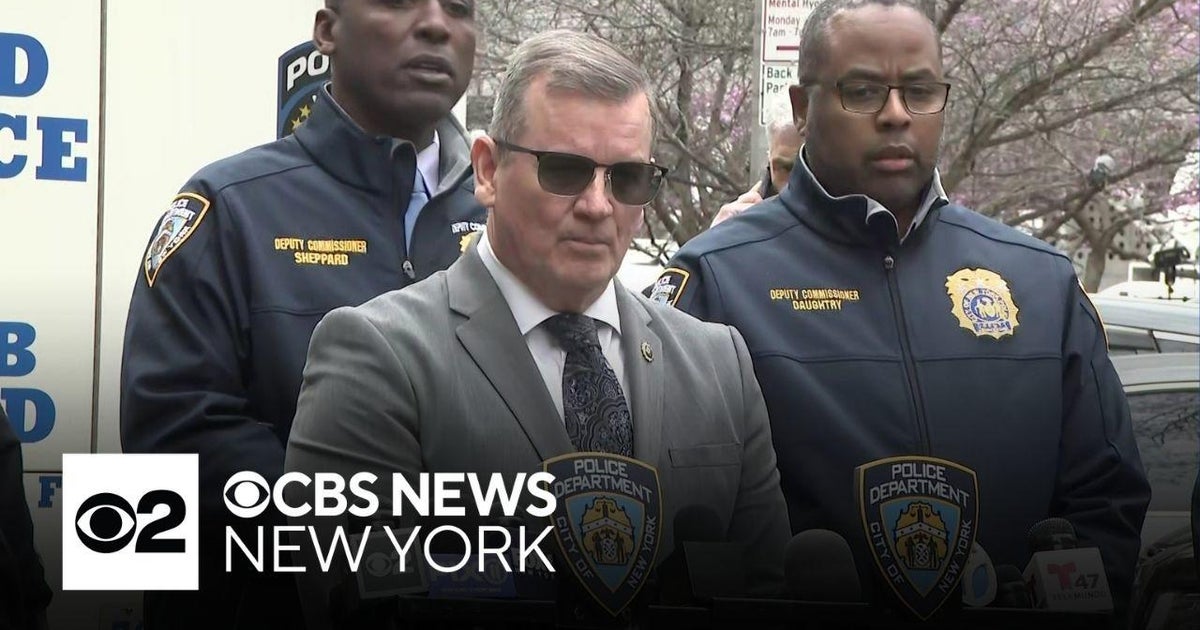Man set himself on fire near courthouse in Lower Manhattan, NYPD says ...