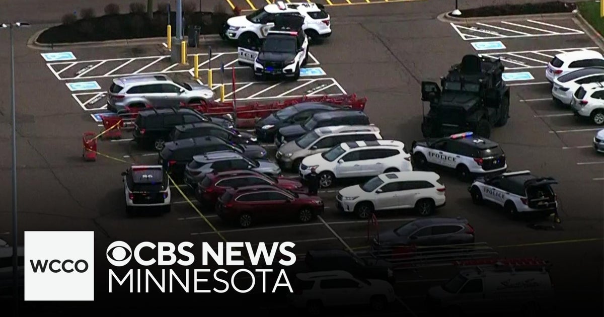 Witnesses recount police shooting outside Woodbury Target - CBS Minnesota