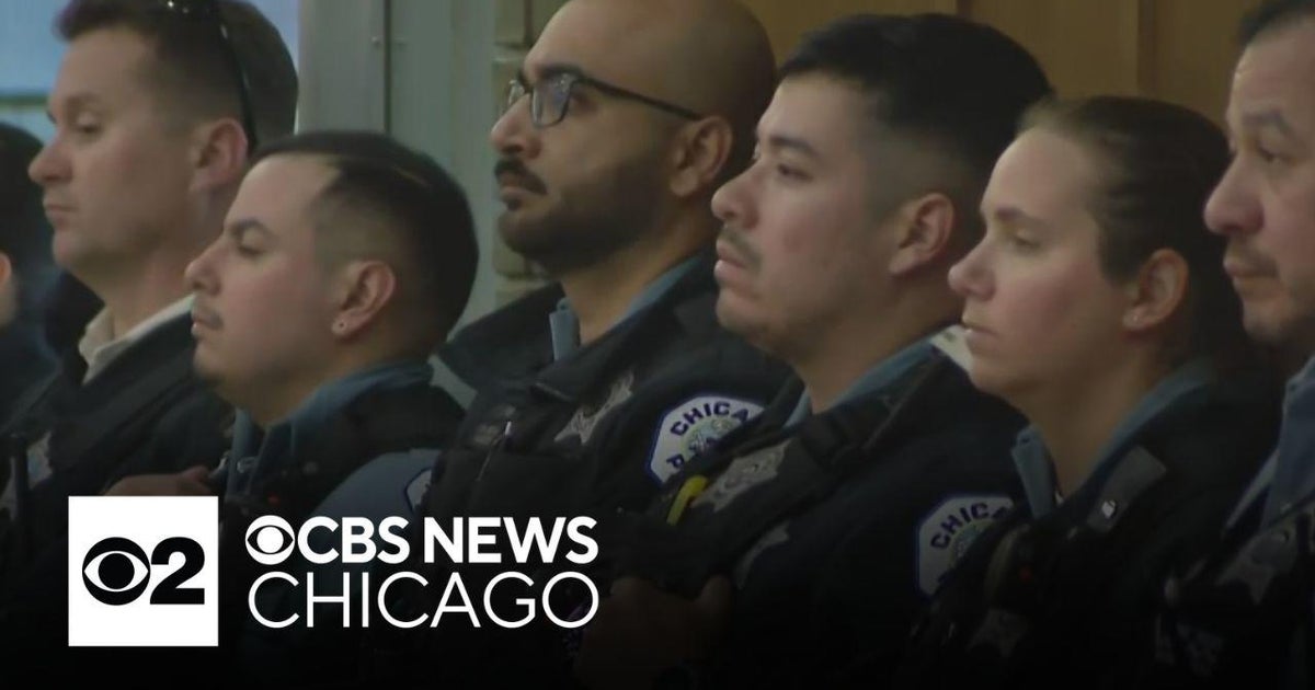 Crowds gather to honor fallen Chicago Police Officer Luis Huesca - CBS ...