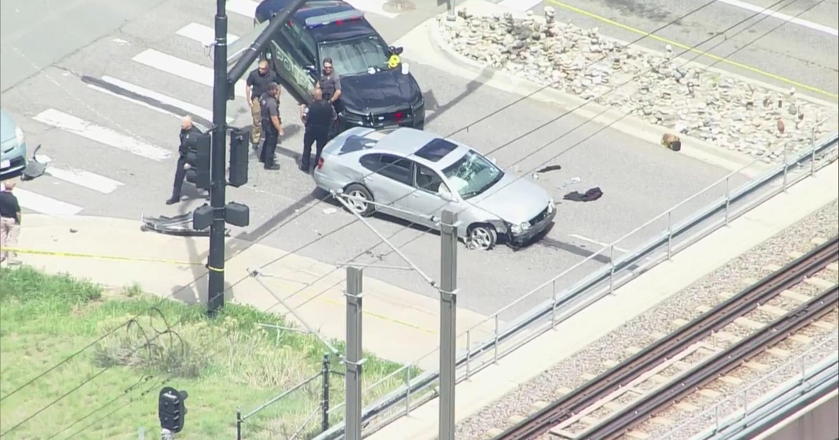 Police pursuit ends in crash at Santa Fe and Mineral in Littleton - CBS ...