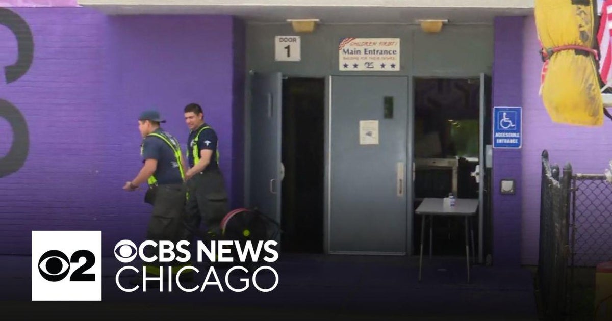 Teenage girls pepper sprayed at Chicago Tech Academy High School - CBS ...