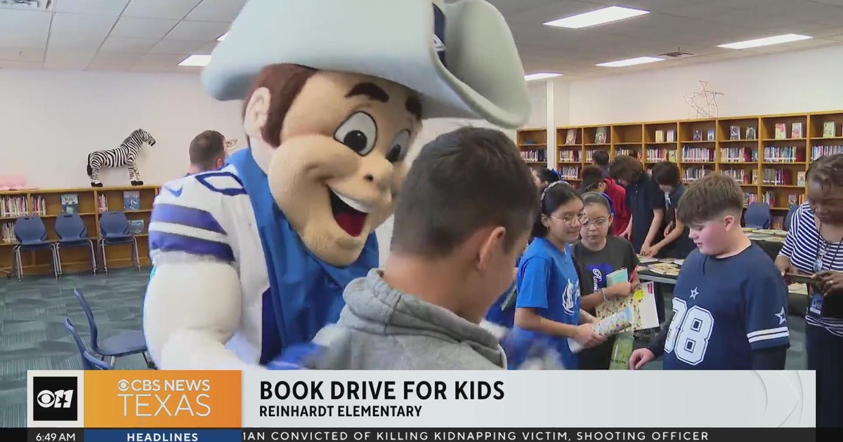 Reinhardt Elementary hosts read-along, book drive for kids - CBS Texas